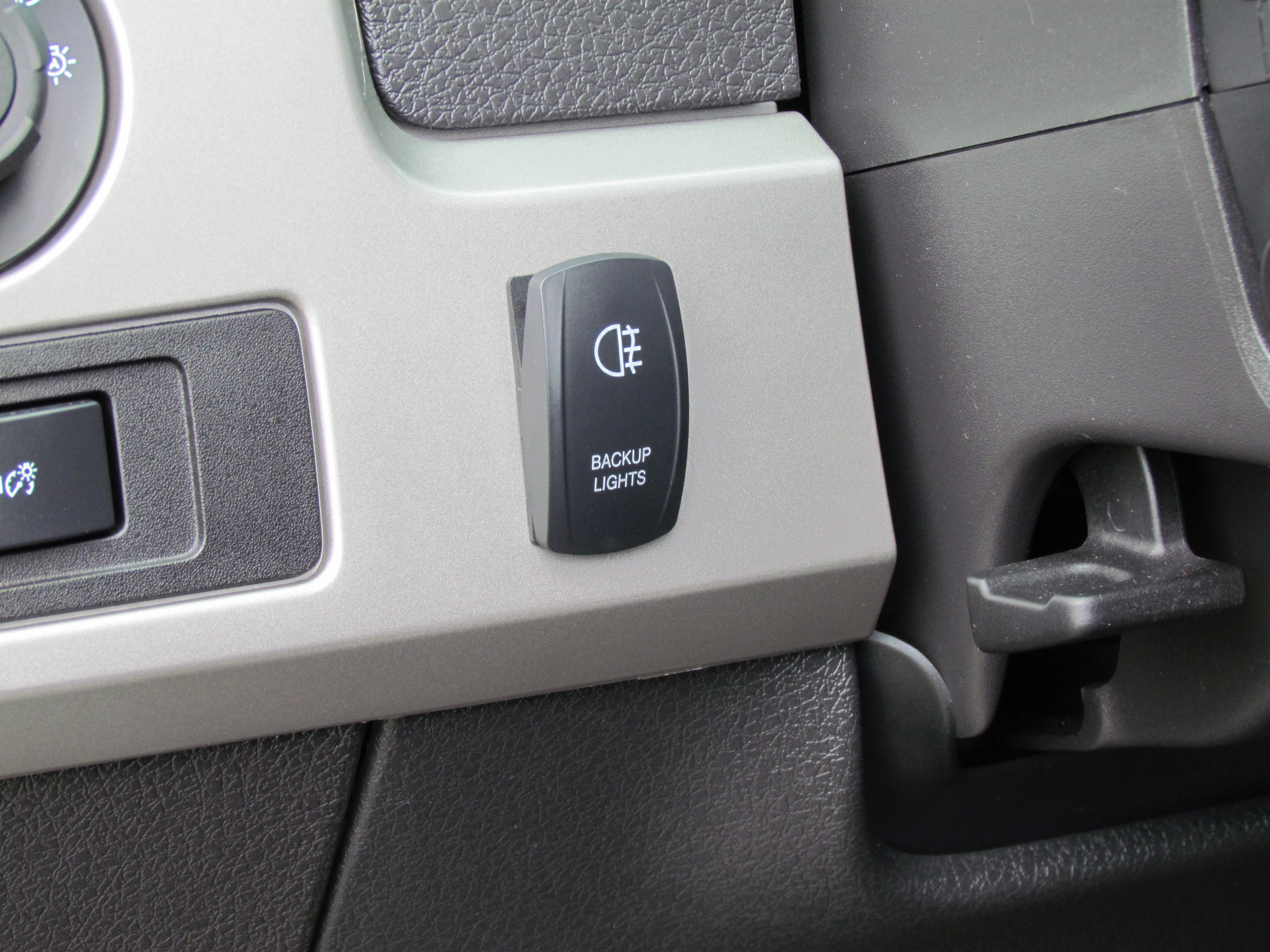 Backup/ Auxiliary Lighting Wiring & Switch Kit | Starkey Products, Inc.