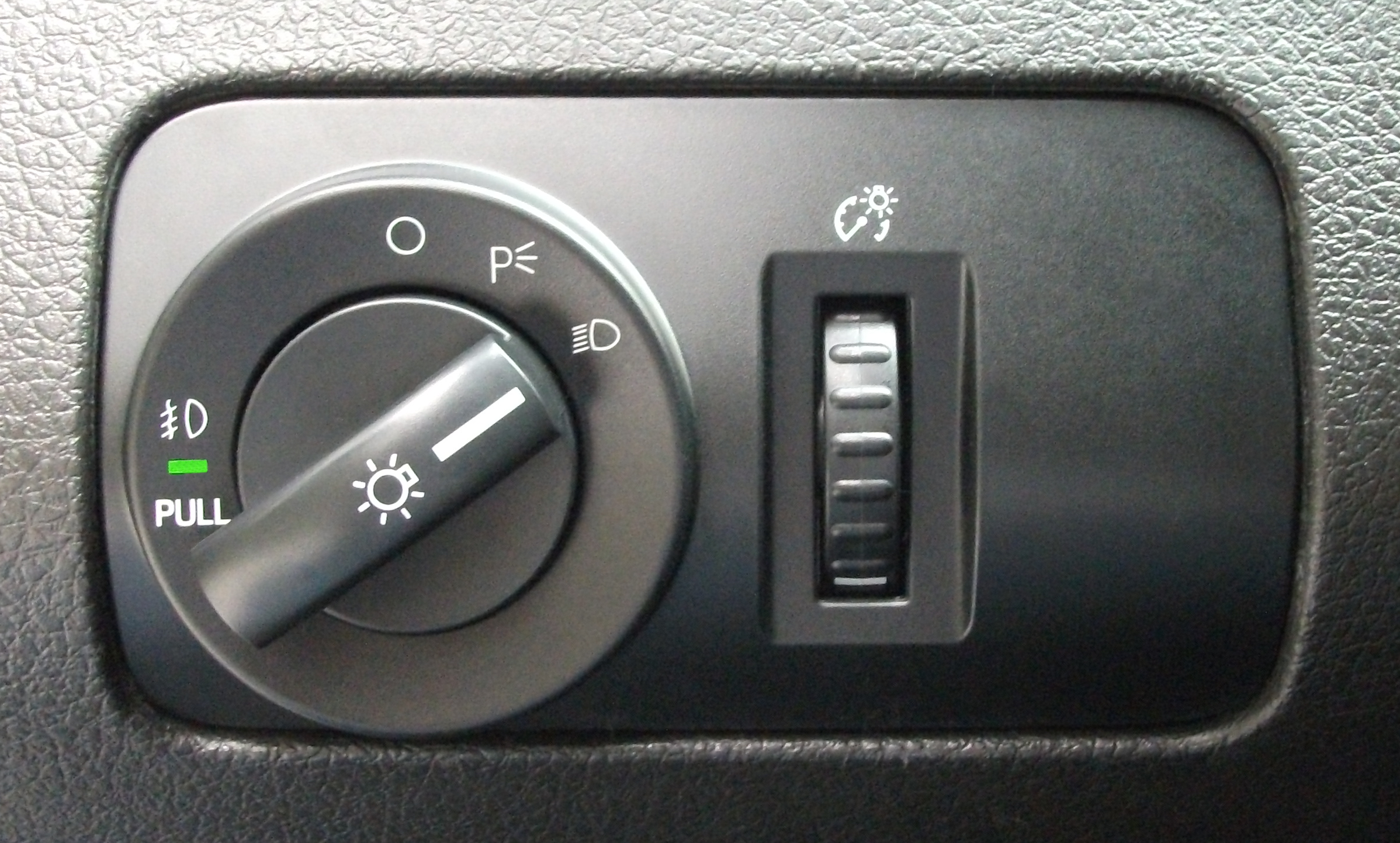 OEM-Style Ford Headlight / Foglight Switch - Fits All (2005-2009 ...